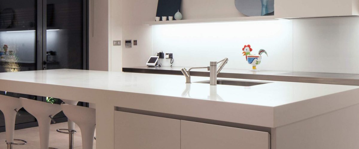 Creative Feature Wall Lighting Ideas for an Ambiance Upgrade ...